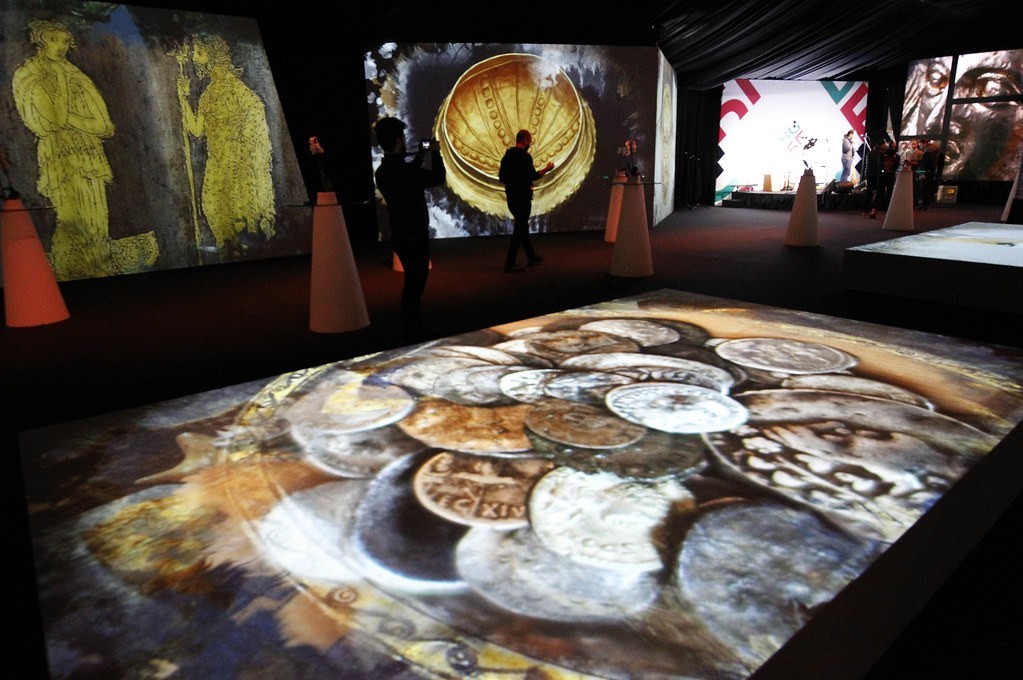 Creating Digital Exhibitions that are Compelling and Engaging