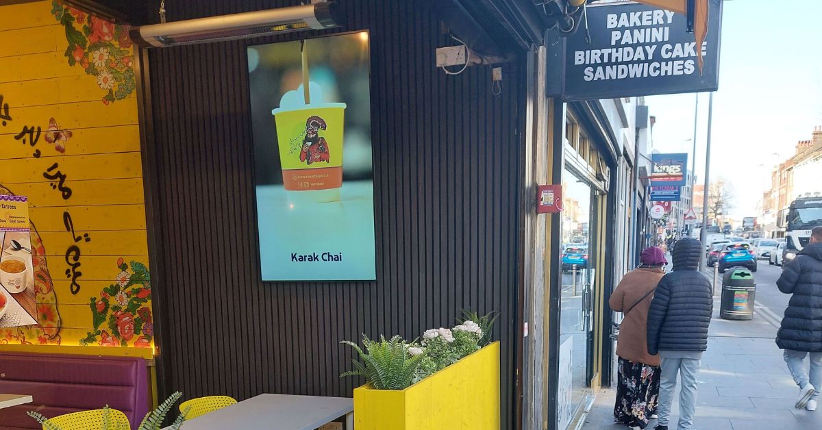 Digital Signage Displays | Advertising & Touchscreen | LamasaTech